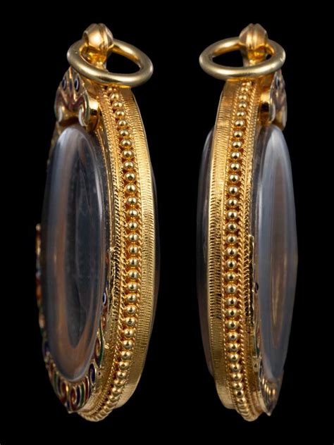 เหรียญหลวงปู่ทิม วัดยายร้า สภาพสวย พระเก็บเก่า เลี่ยมทองโบราณอย่างดี เว็บ