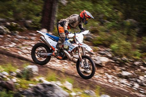 Motorrad Vergleich Ktm 525 Exc 2005 Vs Ktm 300 Exc Tbi Sixdays 2024