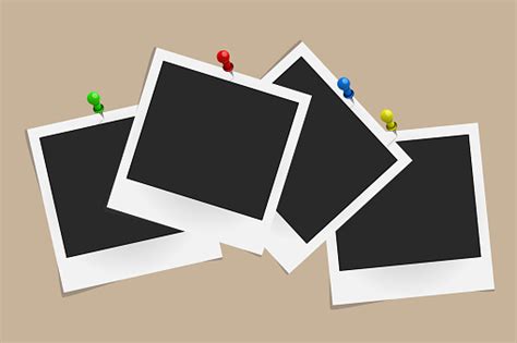 베이지색 배경에 고립 된 컬러 핀에 현실적인 벡터 사진 프레임의 집합입니다 템플릿 사진 디자인입니다 벡터 일러스트 레이 션 액자에 대한 스톡 벡터 아트 및 기타 이미지