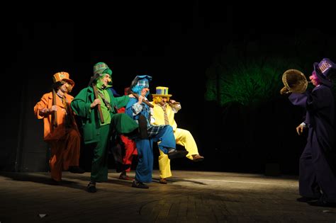 ფიფქია და შვიდი ჯუჯა 2013 წ