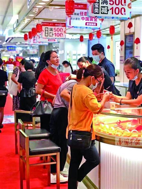 酒店婚宴爆满“十一”喜事多，他们忙“婚”了