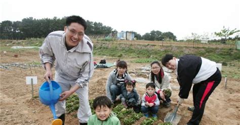 현대重 주말농장 개장임직원 가족 1500명 영농체험