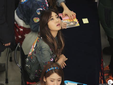 소녀들과 함께하는 소시지닷넷 소시지닷넷 130126 타임스퀘어 싸인회 직찍 모음