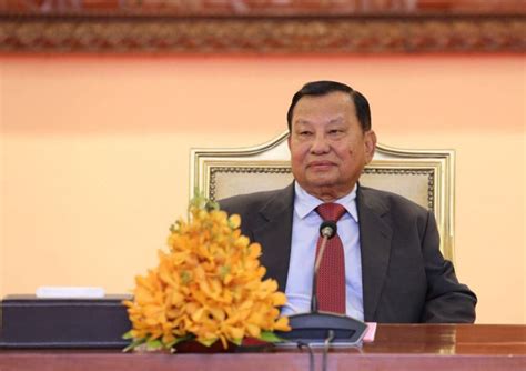 ប្រមុខរដ្ឋស្តីទី ចេញព្រះរាជក្រឹត្យដំឡើងឋានន្ដរស័ក្ដិ ថ្នាក់ឧត្តមសេនីយ៍ទោ និងឧត្តមសេនីយ៍ត្រី