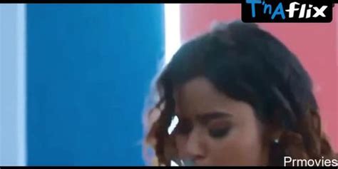 Suhana Khan Butt Breasts Scene In Love Guru Tnaflix Com