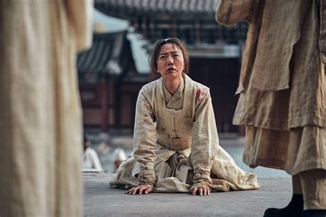 朱智勛、裴斗娜、柳承龍主演《李屍朝鮮2》海報公開「活下來的會是誰！」將在3月13日播出！ Ksd 韓星網 韓劇