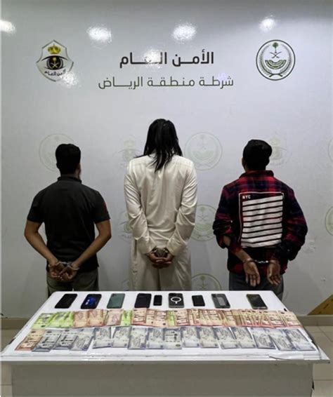 شرطة الرياض تقبض على 3 مخالفين لنظامي الإقامة والعمل وسلب محال للذهب