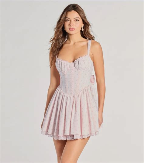Corset Outfits And Windsor