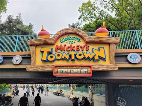Disneylands Toontown Will Close For Reimagining In March 2022 Dvc Shop
