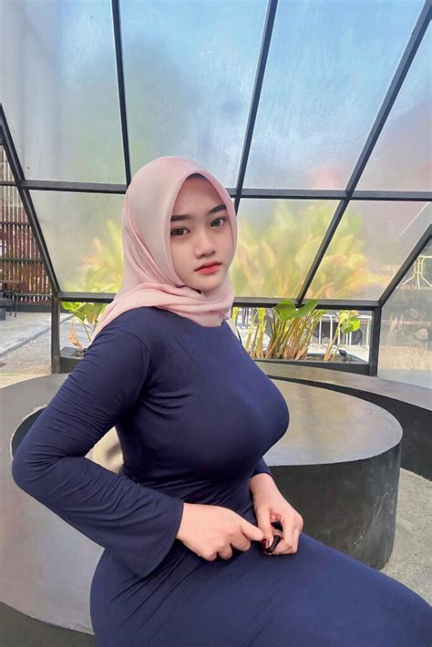 Indah Masula Nur Anisa Skom Selebgram Hijab Cantik Yang Suka Tampil
