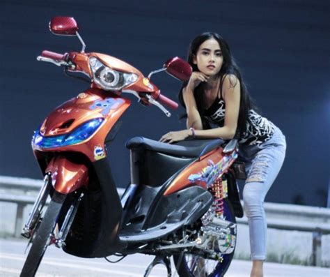 Gambar Cewek Modifikasi Biduan Modifikasi Model Modifikasi Motor Kontes Tips Dan Trik