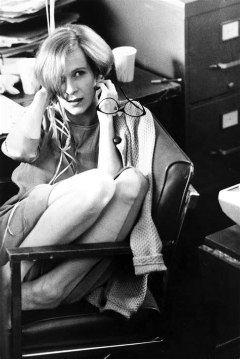 Amazon Com Amanda Plummer Seated In Classic Photo Print X Sports Outdoors