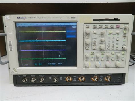 Tektronix Tds7104 1ghz 10gs S Oscilloscope Dso With 16gb Ssd Opt 3m Jit Ol44 Bullseye
