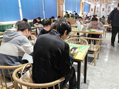 【8图】日均三千，1万人大学食堂窗口招租，5万开店无需房租哈尔滨香坊哈平路商铺租售生意转让出租 哈尔滨58同城