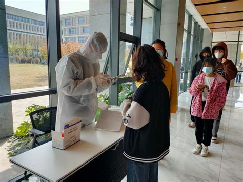 疫情防控在行动深入一线 走近学生我校党员教师志愿者化身最美守护者 合肥职业技术学院