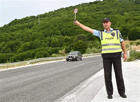 Министерство Лишени од слобода четири лица во гостиварско затоа што управувале возила со