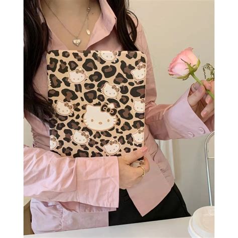 360도 회전 브라운 호피 헬로키티 고양이 아이패드케이스 아이패드 미니 9 10 11 12 세대 프로 펜슬 태블릿케이스 유니크 태블릿커버케이스 에이블리