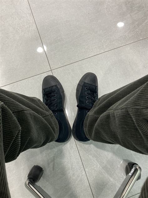 묵직한 코듀로이팬츠를 받쳐주는 패션 에펨코리아