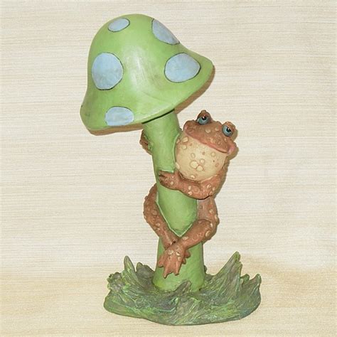Climbing Toad On Mushroom Toadstool Garden Stake Large