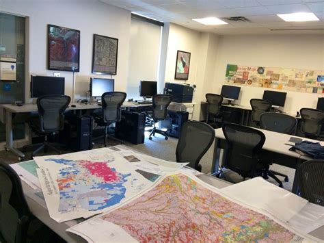 GIS Lab Room Furniture Table