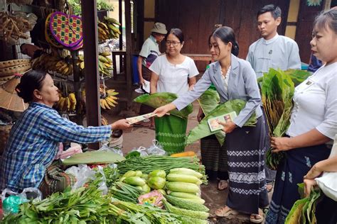 သရက်မြို့၌ ပလတ်စတစ်သုံးစွဲမှုလျော့ချရေး အင်ဖက်များအခမဲ့ဖြန့်ဝေခြင်းနှင့်အသိပညာပေးလုပ်ငန်းများ