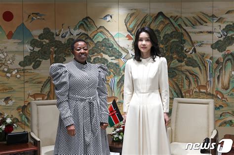 김건희 여사 케냐 영부인과 환담 네이트 뉴스