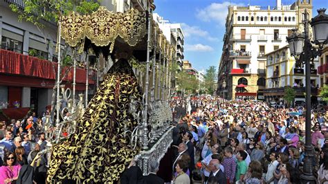 Los Palcos De La Semana Santa De Sevilla Costarán Más De Mil Euros Por