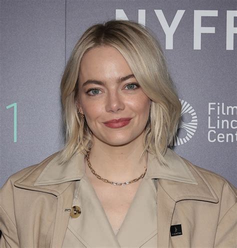 Emma Stone Returns To Red For The Poor Things Premiere Vogue