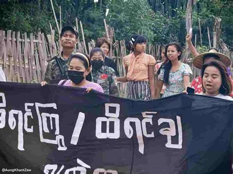 ချင်းတွင်းမြစ် သပိတ် စစ်ကြောင်းက စစ်အာဏာရှင် တော်လှန်ရေး ချီတက် ဆန္ဒပြ Khit Thit Media