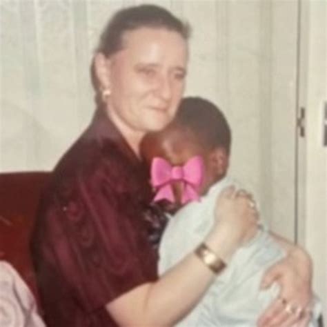 mother leaves son with neighbor ‘for an hour but doesn t come back