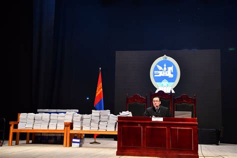 Шүүхийн танхимаас Н Алтанхуяг Н Сүхболд Б Батбаяр нарын өмгөөлөгчид хавтаст хэрэгт авагдсан