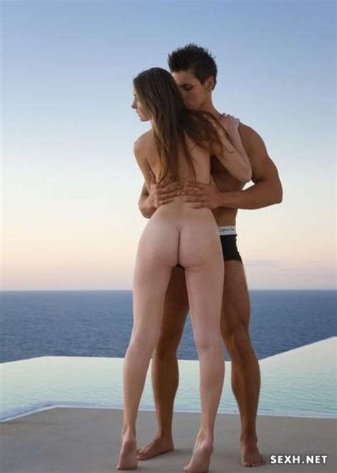 Сексуальные танцоры показали свой номер голышом Pic