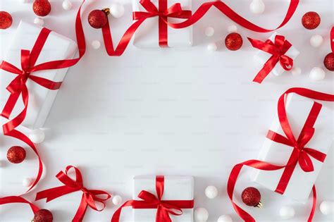 밝은 크리스마스 인사말 카드입니다 크리스마스 장식입니다 노엘 평면도 플랫 레이 사진 Unsplash의 세르비아 이미지