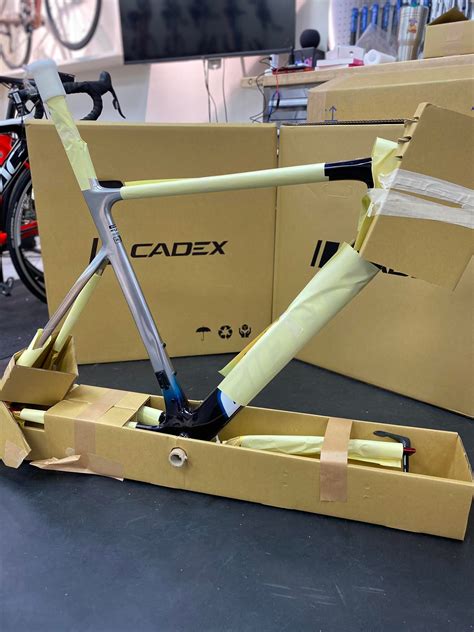 捷安特 台北樹林直營店 大船入港囉 ️‍🔥 尬電⚡️一現 風光無限🎆 這塗裝真的很中小編的眼呀，好想入手😍