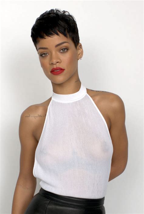 Celebrity Nudeflash Picture 20235originalrihannaseethroughelle