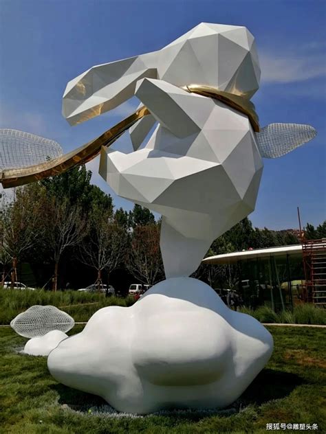 灏烁 · 雕塑艺术馆互动 Haoshuo Gallery（雕塑艺术馆）提供公共艺术的设计与制作服务，各种材质的城市、景观雕塑、现代互动艺术装置（风动雕塑、灯光雕塑、投影雕塑、磁悬浮雕塑