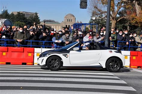 【ギャラリー】東京に轟音が響き渡る！ Red Bull Race Dayで3台の最高峰マシンがデモラン