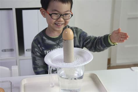 아이가 더 좋아하는 엄마표 홈스쿨 과학놀이 달걀 물컵 종이 상자 휴지심집에 있는 재료들을 이용하여 할 수 있는 관성의