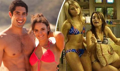 9 Hot Sexy Cassie Howarth Bikini Pics