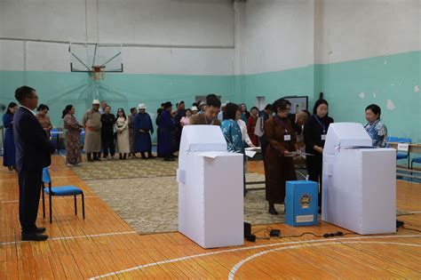 АЙМГИЙН ИТХ ЫН ДАРГА Г ПҮРЭВГАНДИ ЖАРГАЛАНТ СУМЫН 2 1 1 5 ХЭСГИЙН ХОРООНЫ САНАЛ АВАХ ҮЙЛ