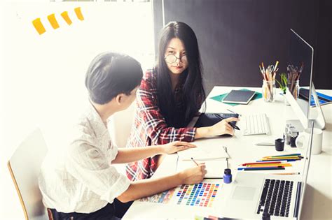 그래픽 디자이너 창의적임 편집가 요리법도 디자이너 컨셉입니다 그리기에 대한 스톡 사진 및 기타 이미지 그리기 기술 기업 재무와 산업 Istock