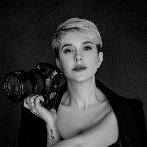 Judge Katrine Moite — Nova York Usa Outstanding Award Magazine