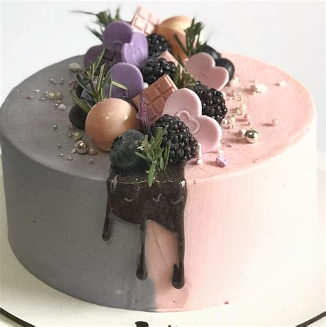 Торт для дівчини з ягодами Каталог товарів Paris Dessert Кондитерська Київ