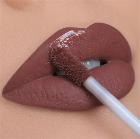 Top 10 Thỏi Son Màu Mocha Nổi Bật Từ Các Thương Hiệu Nổi Tiếng