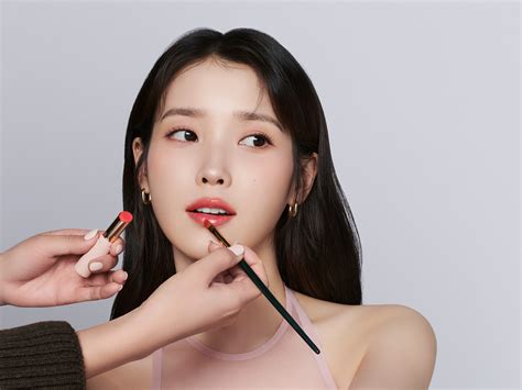 에스티 로더 코리아 Estee Lauder Korea Market 비하인드 컷으로 소개하는 아이유의 𝑵𝑬𝑾 스프링