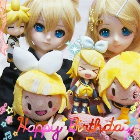 Pin By Naiart On Rin X Len Figures Vocaloid Bouncy Miku