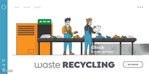 쓰레기 제조 및 환경 보호 방문 페이지 템플릿 폐기물 재활용 기술 공정 작업자 캐릭터는 공장 컨베이어에서 쓰레기를 선택하고 정렬합니다 선형 사람 벡터 일러스트레이션 개념에