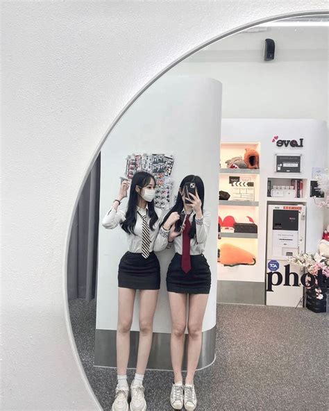 Instagram의 이채은님 “🤍💞” 여자 교복 패션 청소년 여자 패션