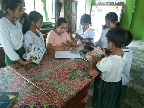 မိုင်းငေါ့မြို့ ပြည်သူ့စာကြည့်တိုက်တွင် ကျောင်းသား၊ ကျောင်းသူများ စာအုပ