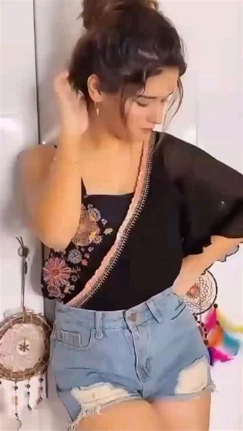 Avnit Kaur Short Vedio On Hukup Song Avnit Kaur Avnitkaur Women Womens Top Ruffled